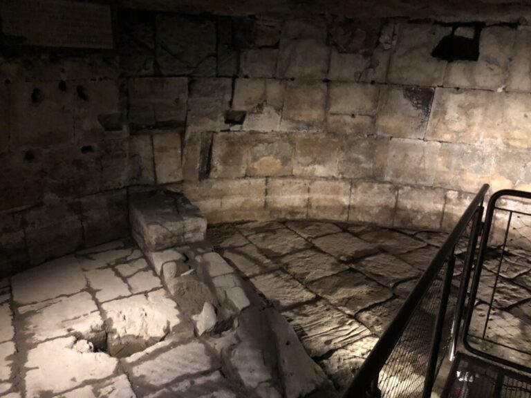 What to Expect at Mamertine Prison: Paul's Jail in Rome - Kims History ...
